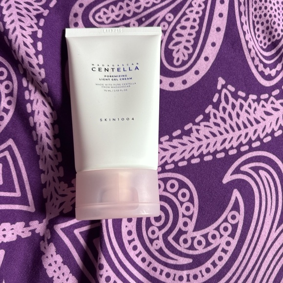 Skin1004 | Skincare | Skin04 Centella Light Pink Moisturizer | Poshmark